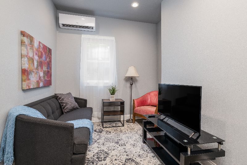 Cozy 1BD/1BA Studio -Downtown Springfield