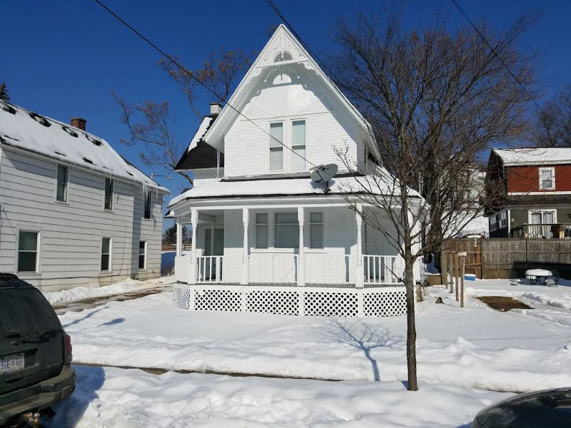 Downtown 2-Story Victorian-Style Cottage | Furnished Finder
