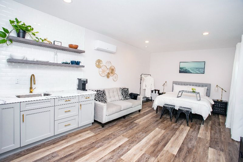 Luxurious Private Studio with Kitchen, Private Patio Washer/Dryer ...