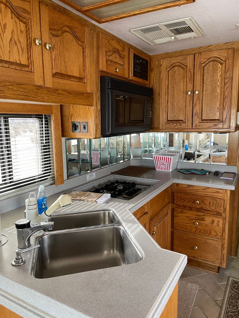Executive Monaco Motorhome | Furnished Finder