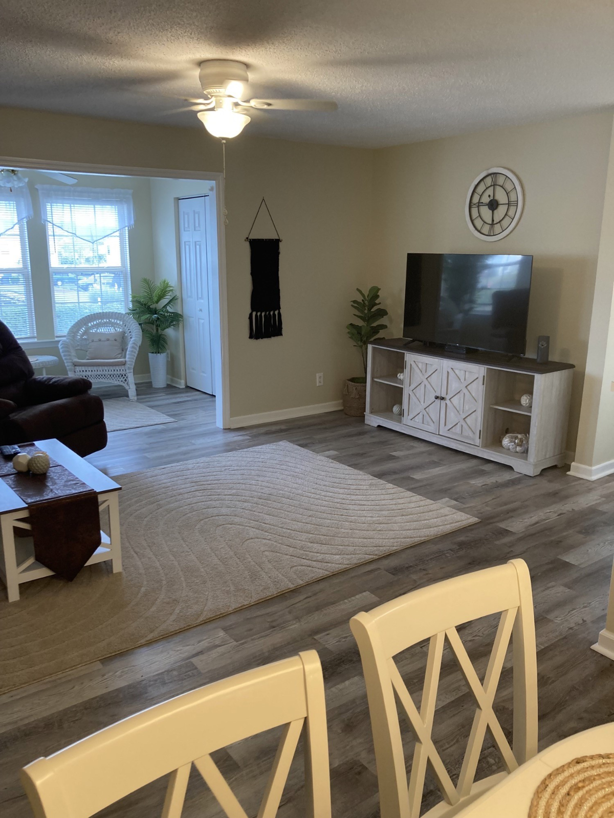 Spacious relaxing 3 bedroom condo 2 miles from beach | Furnished Finder