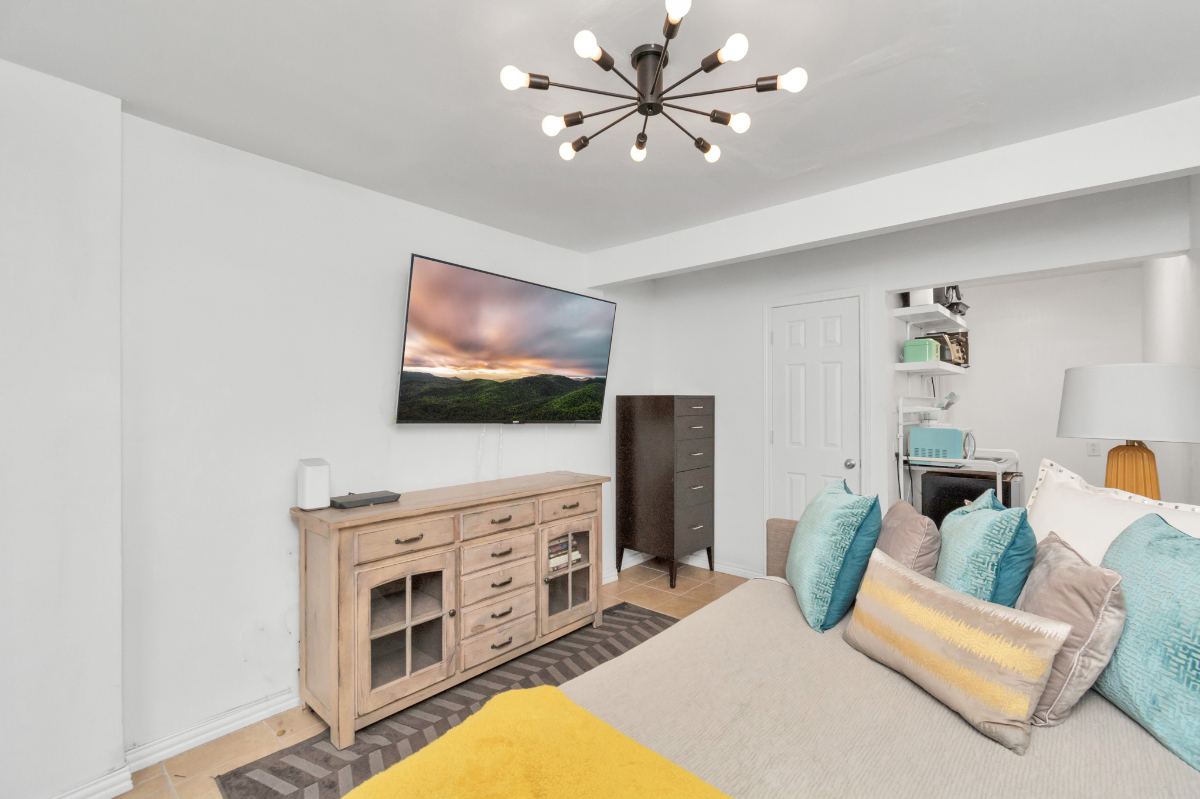 Apt 1: Stunning Studio Apartment in Houston!