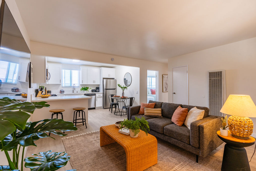 Luxurious & Spacious 2BR Apartment Oasis Newly Remodeled with Queen ...