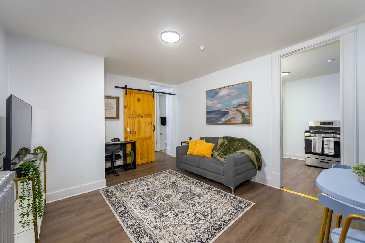 Traveling Community Small Apartment Complex Unit 1